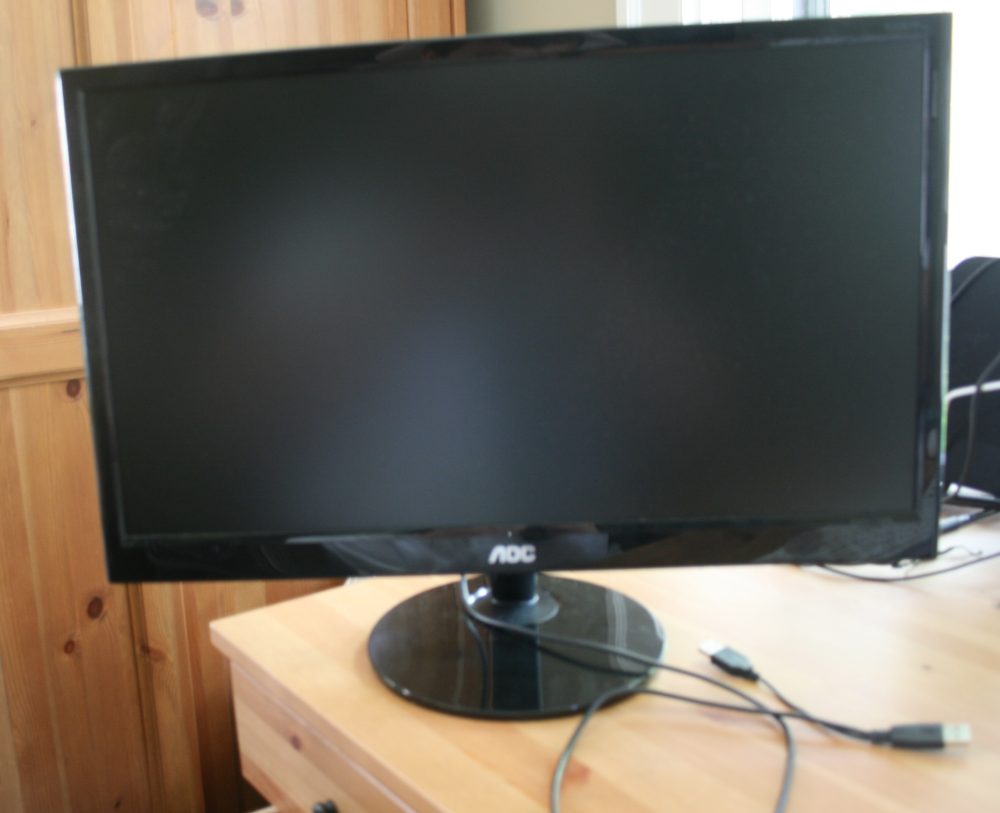 Review: AOC 1080p 22-inch DisplayLink USB-powered portable monitor ...