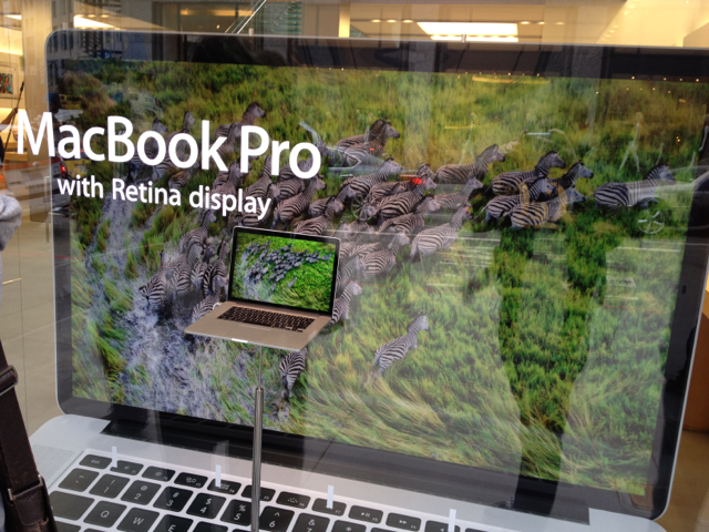 Giant Retina MacBook Pro window display goes up at Apple Store - 9to5Mac