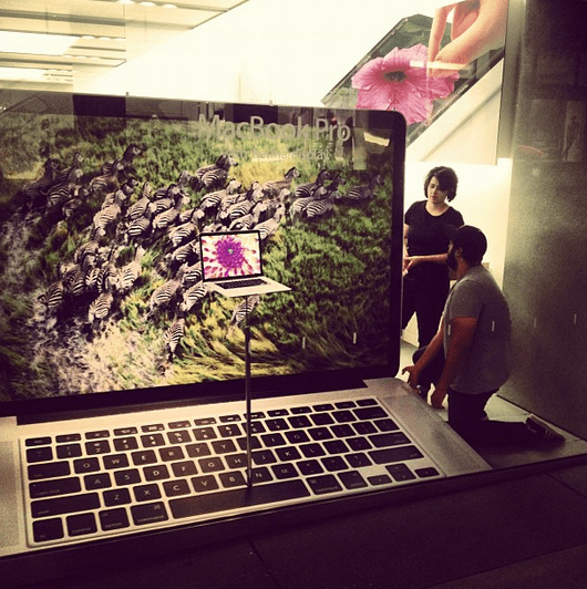 Giant Retina MacBook Pro window display goes up at Apple Store - 9to5Mac