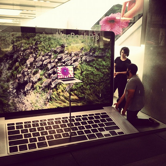 Giant Retina MacBook Pro window display goes up at Apple Store - 9to5Mac