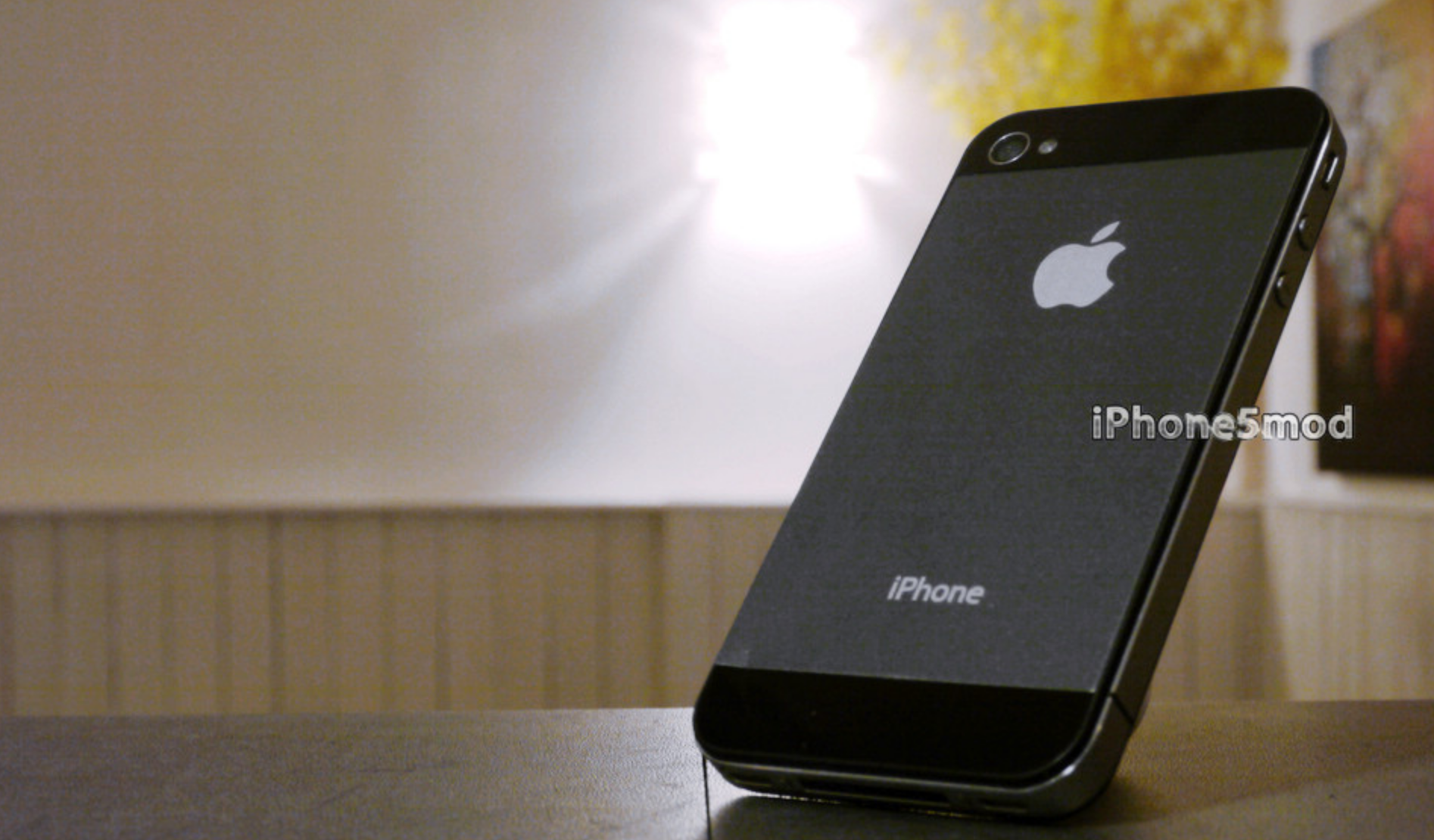 Turn your iPhone 4/4S into the next-gen iPhone with this $30 back plate ...