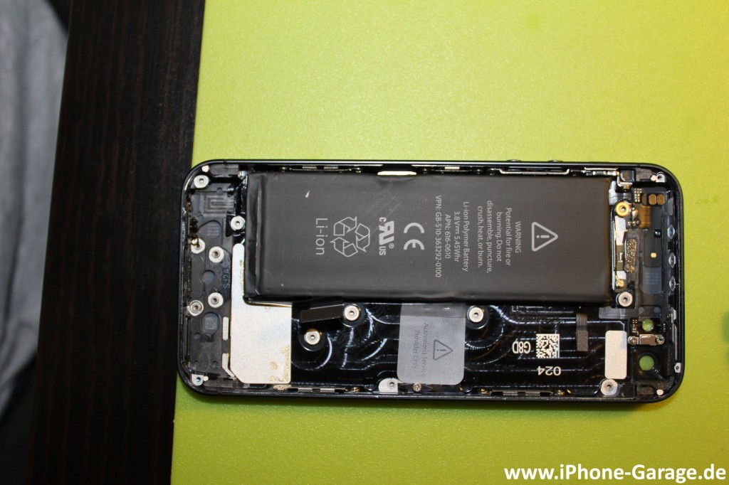 First teardown gives us a look inside iPhone 5 [Gallery] - 9to5Mac