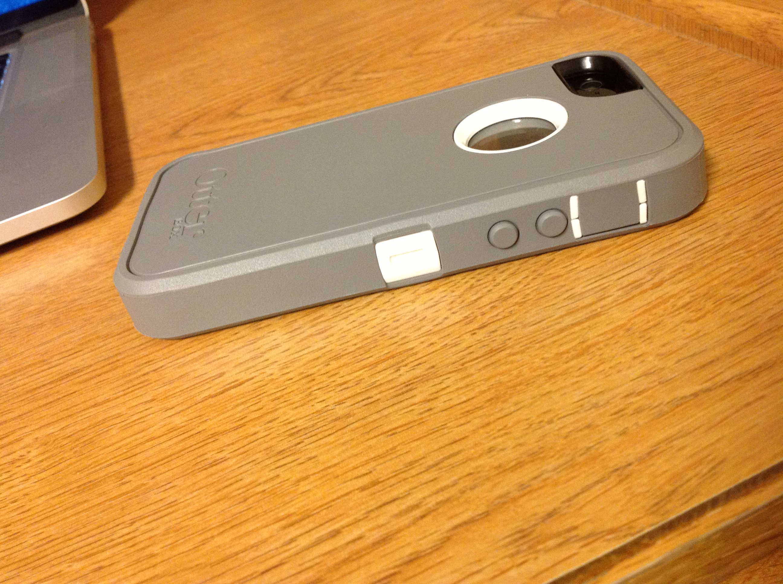 Review: Otterbox's Defender Series case for iPhone 5 (plus iPhone 5 ...