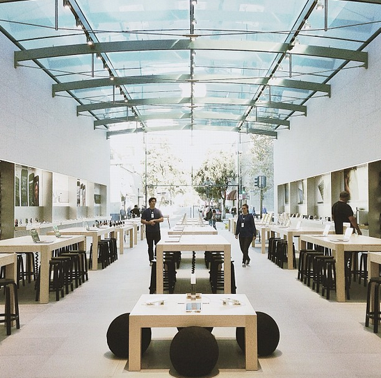 New Palo Alto Apple Store with beautiful glass front opened to the ...