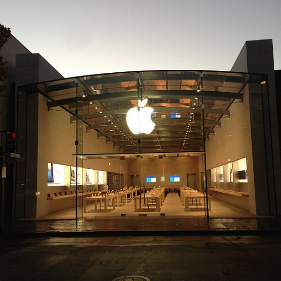 New Palo Alto Apple Store with beautiful glass front opened to the ...