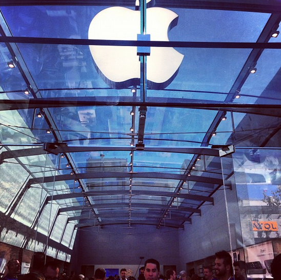 New Palo Alto Apple Store with beautiful glass front opened to the ...