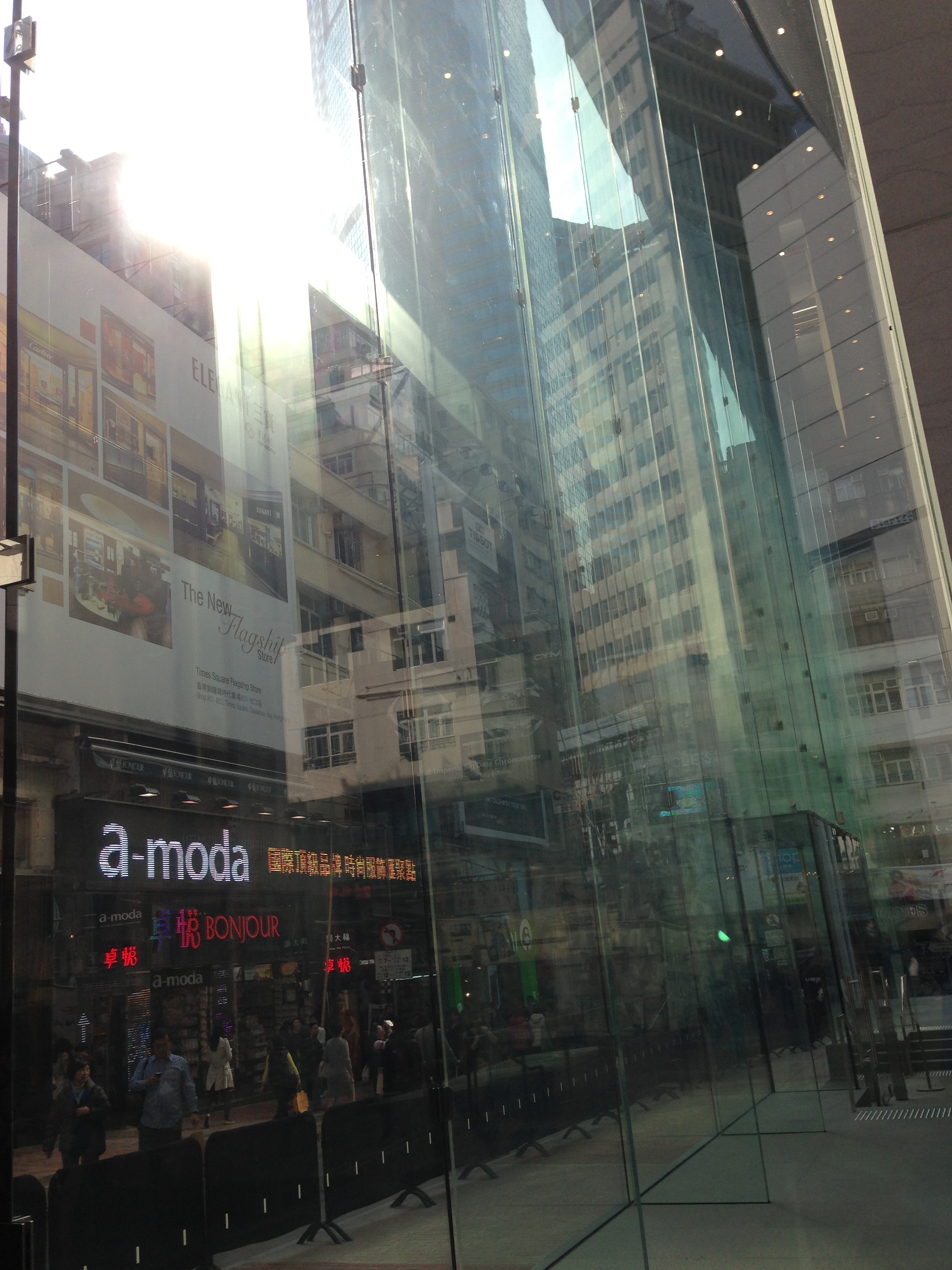 Tons of images of Apple's new Hysan Place Hong Kong flagship store ...