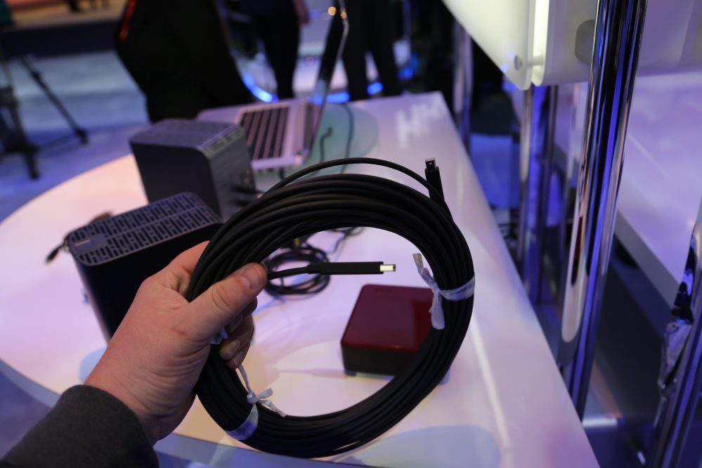 Intel talks new Thunderbolt innovations at CES: thin and optical cables ...