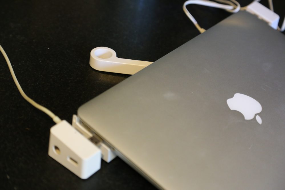 Review: LandingZone's Secure MacBook Air dock - adds Kensington Lock ...