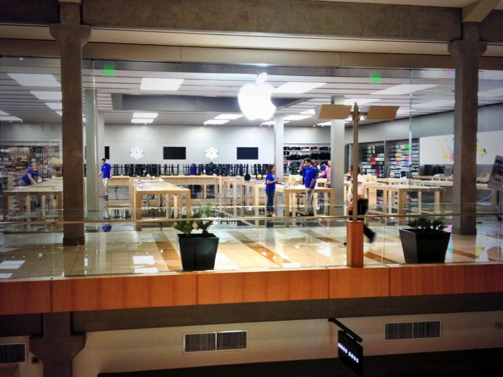Apple Store Bellevue flooded after heavy rain (photo) - 9to5Mac