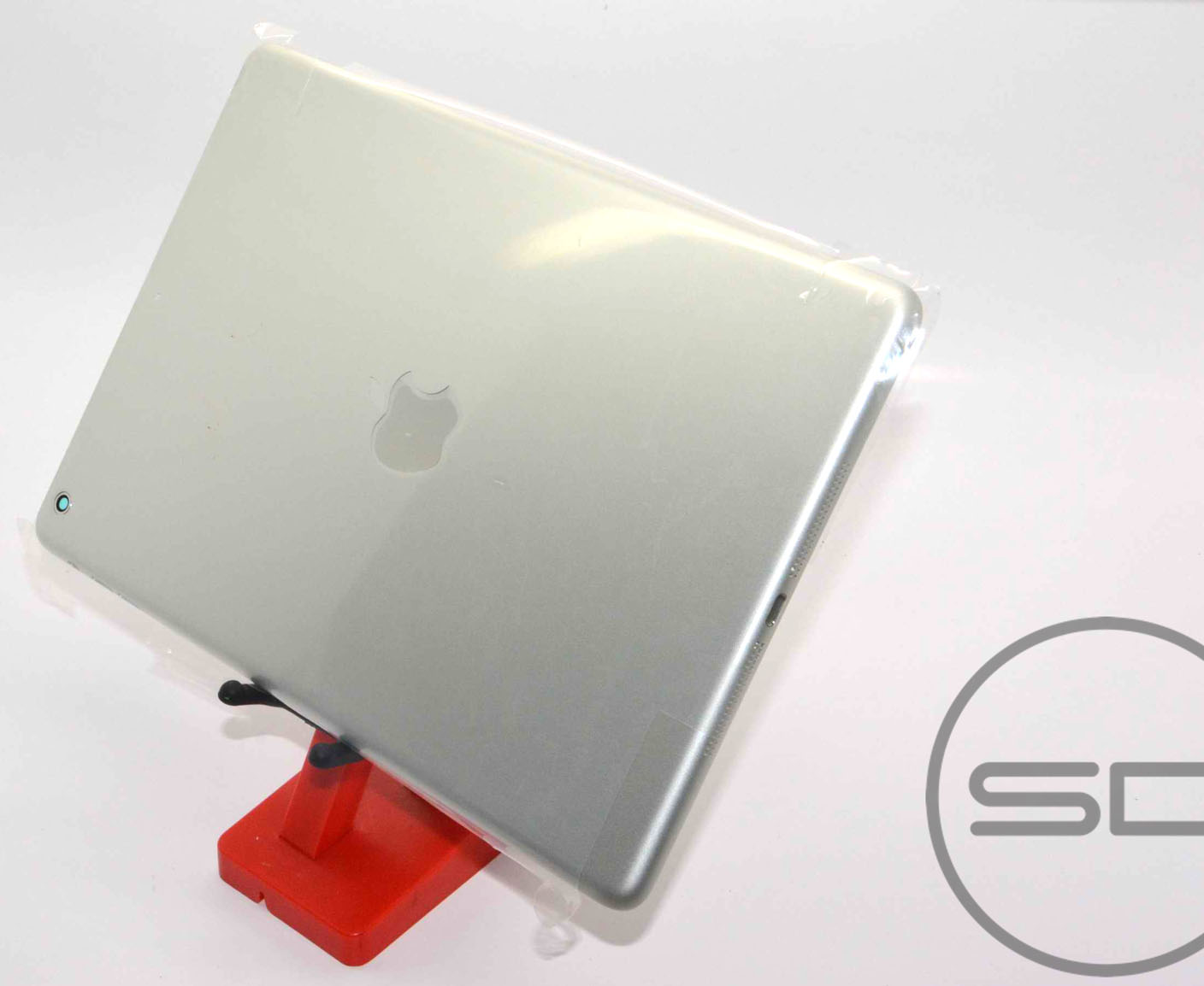 Parts leaker puts iPad 5 front panel on iPad 5 back, 1% of the way to ...