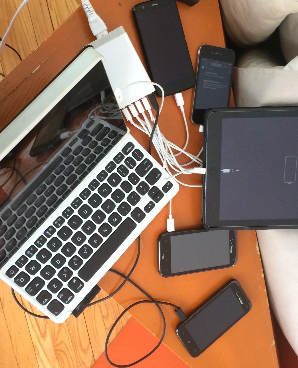 Review: Anker IQ 40W 5-port smart USB adapter is the last power source ...