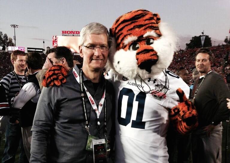 Tim Cook makes personal donation to LGBT equality campaign in Alabama ...