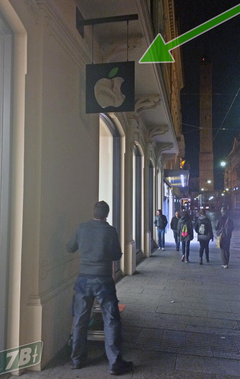 Apple Store logo leaves start going green in honor of Earth Day (photos ...