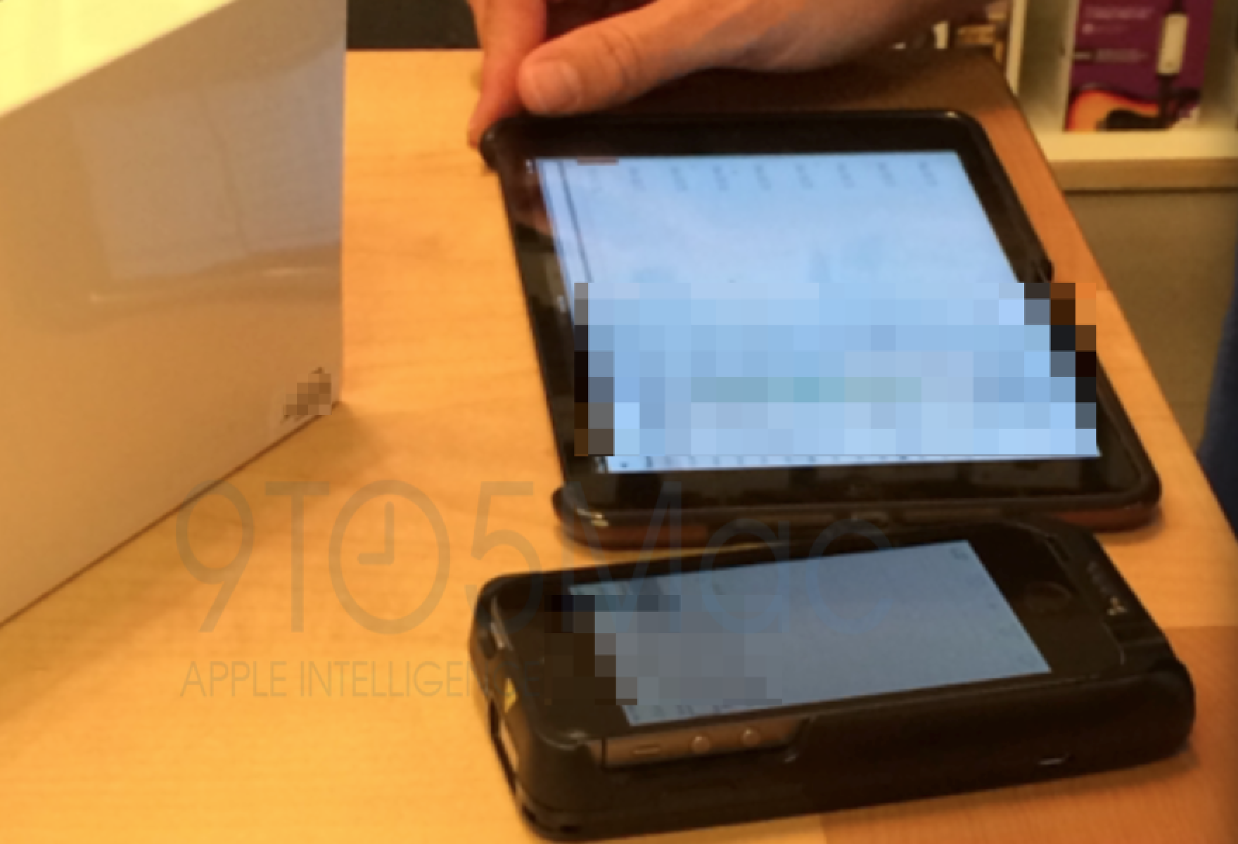 Apple Store employees switching from iPod touch to iPhone 5s for ...