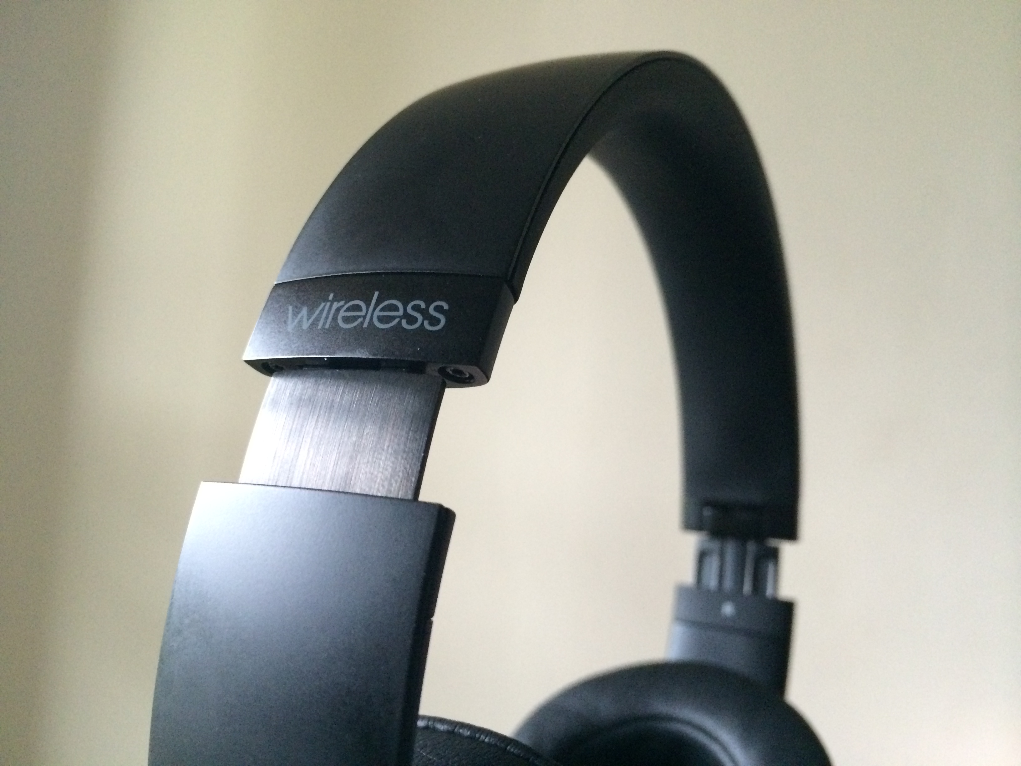 Review: Beats Studio Wireless headphones (and what Apple can improve ...
