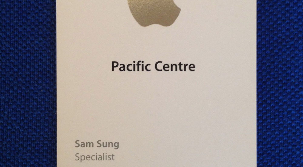 Sam Sung Apple Specialist raises a smile as he auctions last business ...