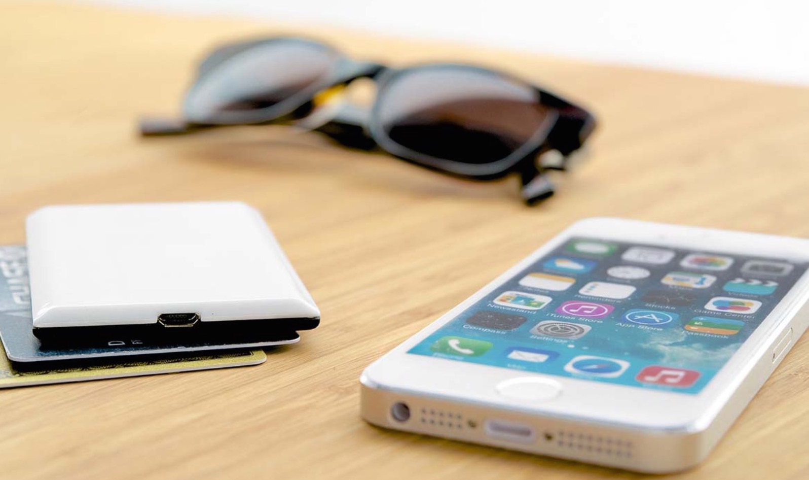 Review: Nova wireless flash for iPhone adds a burst of light to your ...