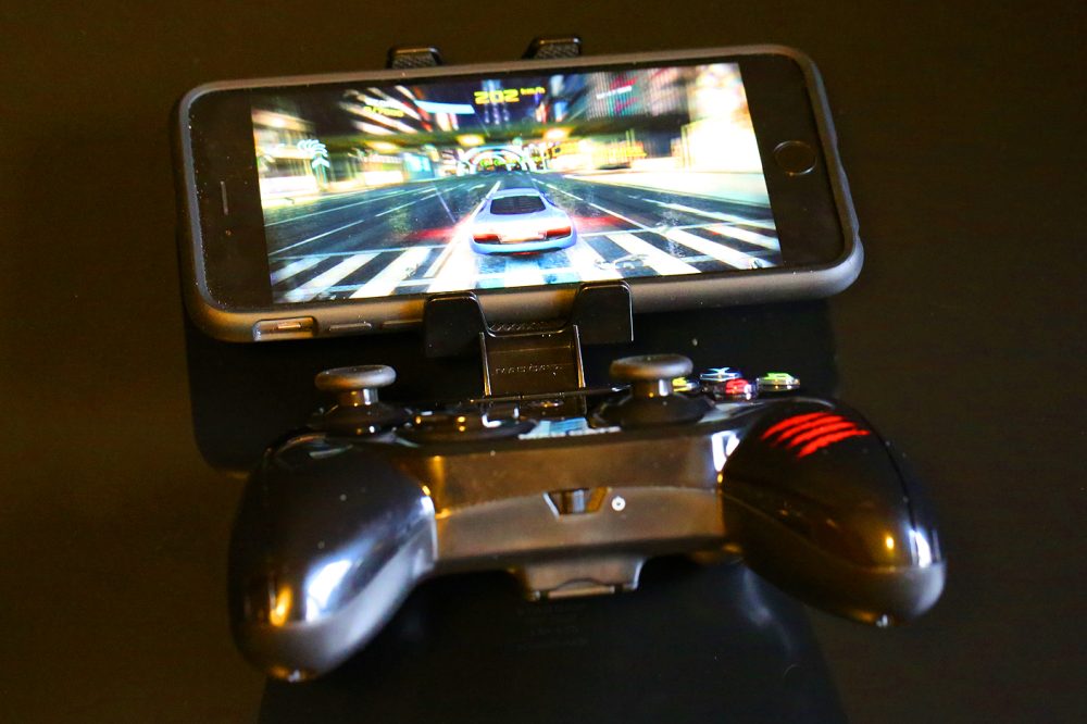 iOS game controller | 9to5Mac