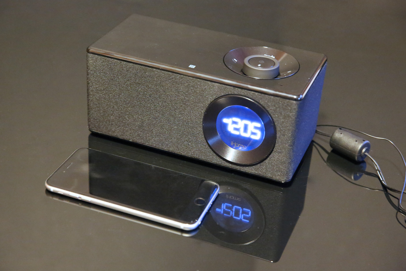 Review: iHome's iBN10 sheds the dock and alarms for a minimalist new ...