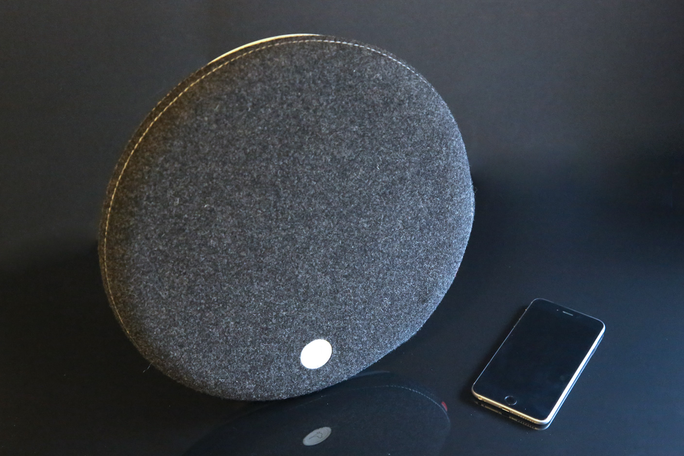 Review: Libratone's second-generation Loop brings Bluetooth to the ...