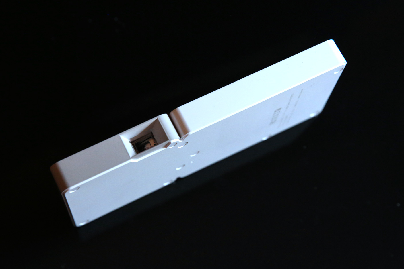 Review: Celluon's PicoPro is an iPhone 6 Plus-sized, battery-powered HD ...