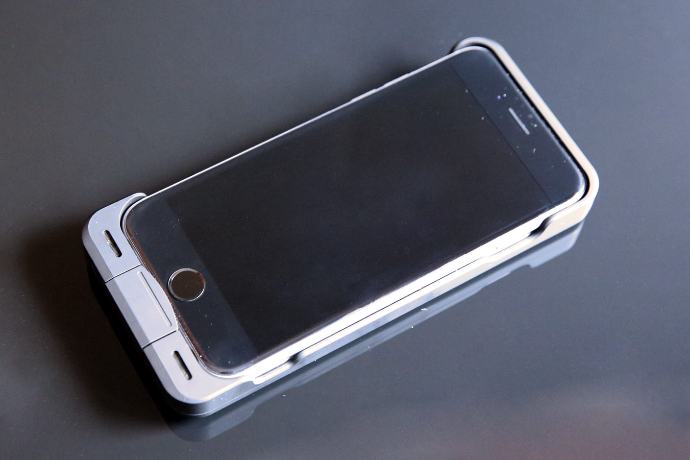 Review: BuQu Tech's PowerArmour battery case modestly protects but 109% ...