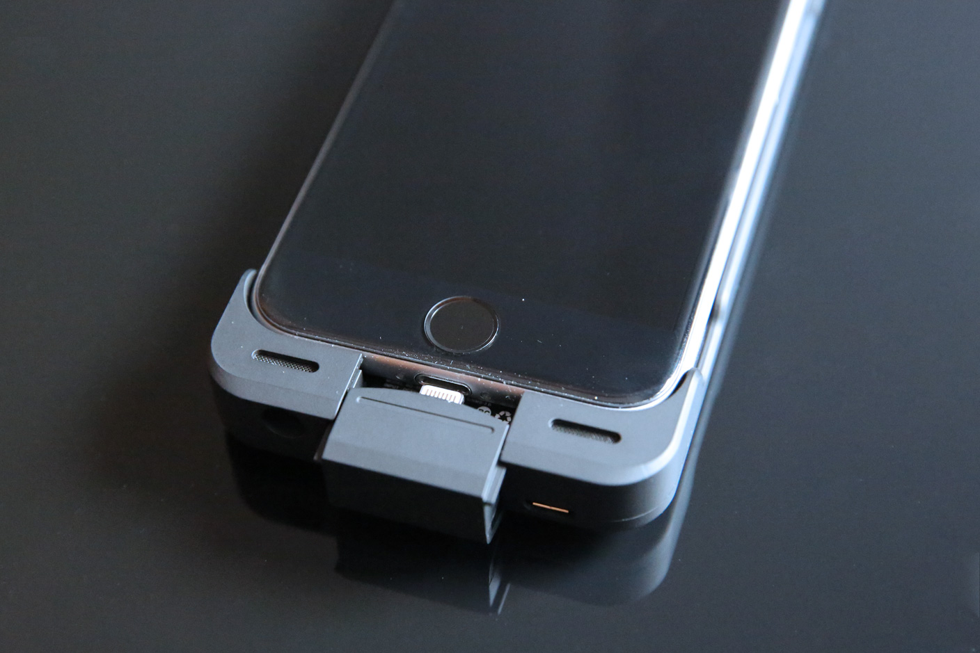 Review: BuQu Tech's PowerArmour battery case modestly protects but 109% ...