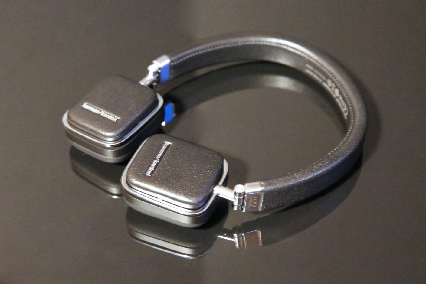 Review: Harman Kardon's Soho Wireless is a luxury alternative to Beats ...