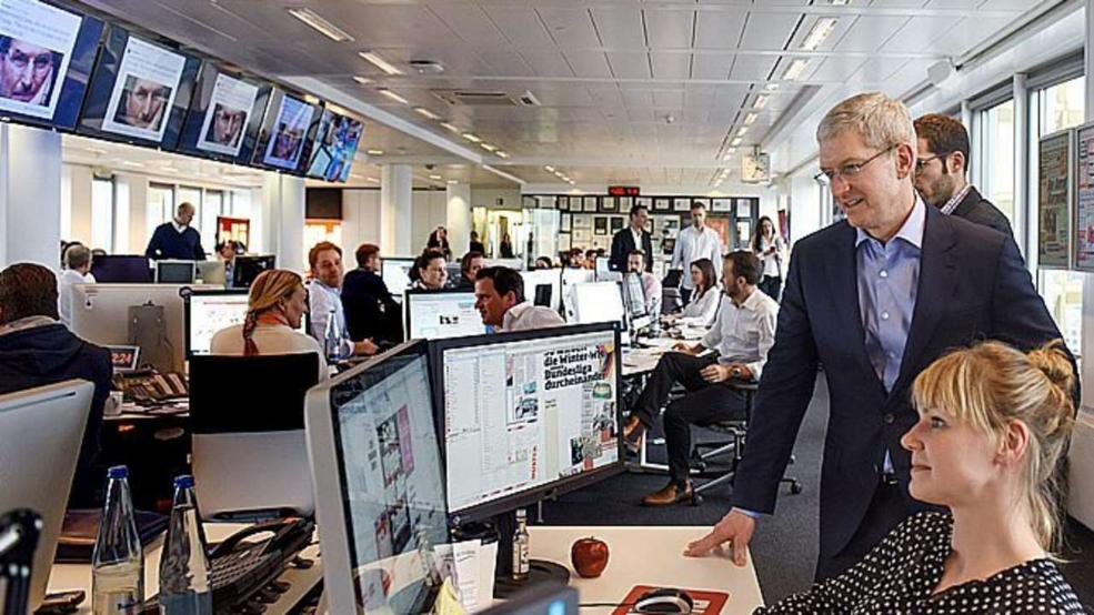 Tim Cook met with German Chancellor Angela Merkel during Berlin visit ...