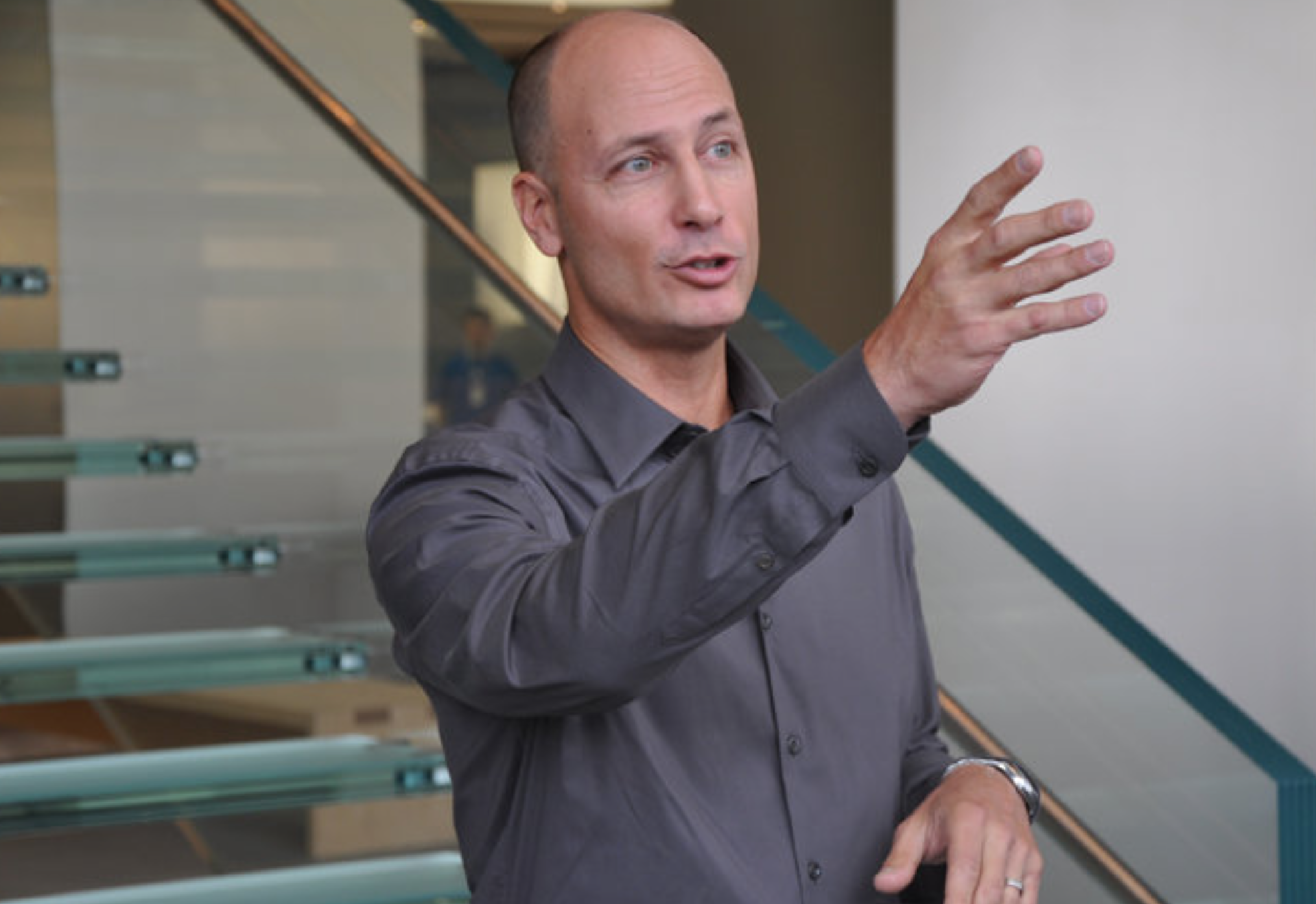 Apple VP of Retail Real Estate Bob Bridger to retire amid Ahrendts ...