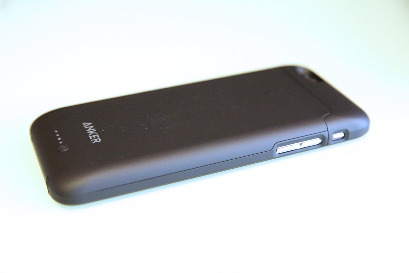 Review: Anker's Ultra Slim Battery Case for iPhone 6 offers a ...