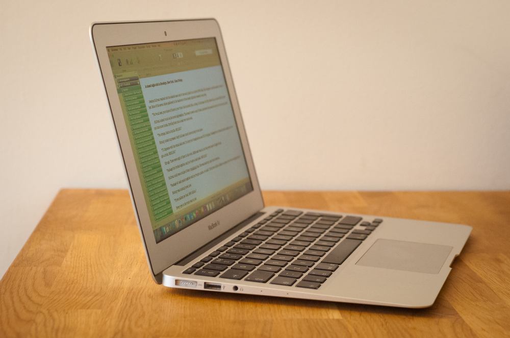 Feature: Becoming the Apple stereotype of writing a novel on a MacBook ...
