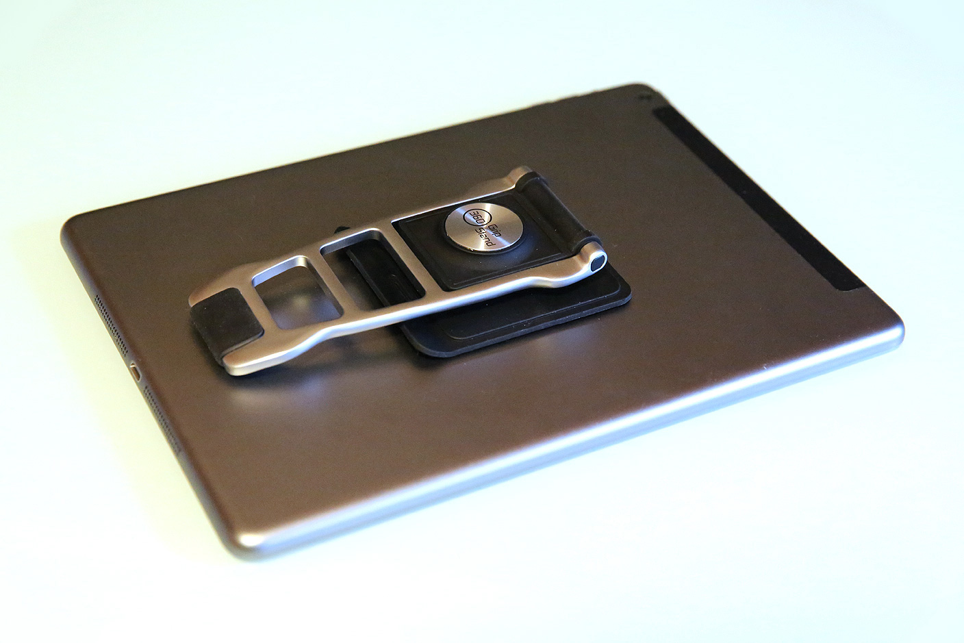 Review: Lynktec's 360° Tablet Kickstand adds the pop-out stand your ...