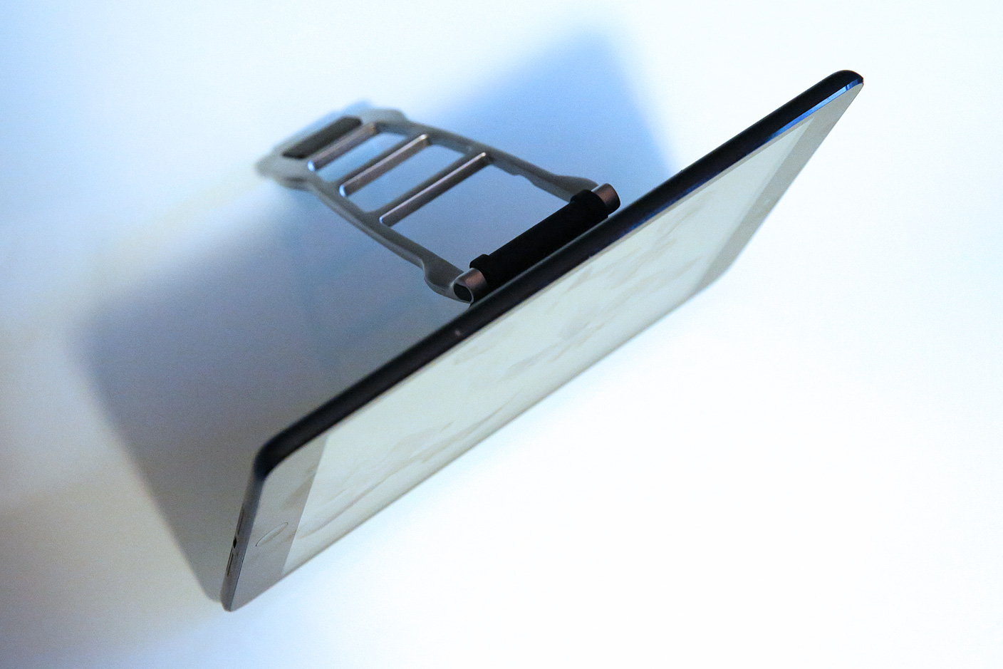 Review: Lynktec's 360° Tablet Kickstand adds the pop-out stand your ...