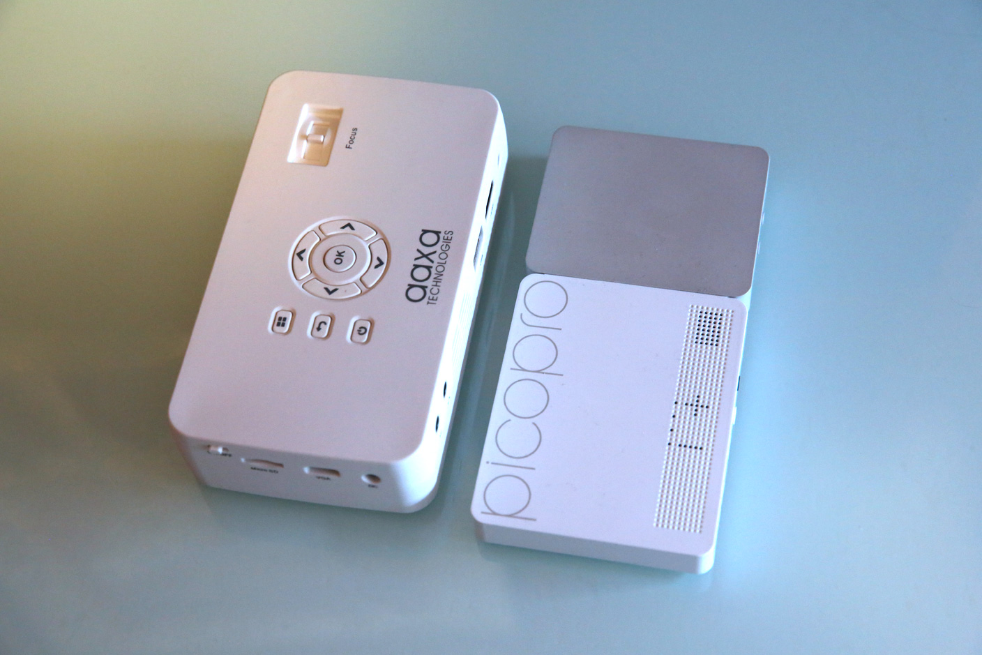 Review: AAXA's ST200 LED Pico Projector beams bright, color-accurate HD ...