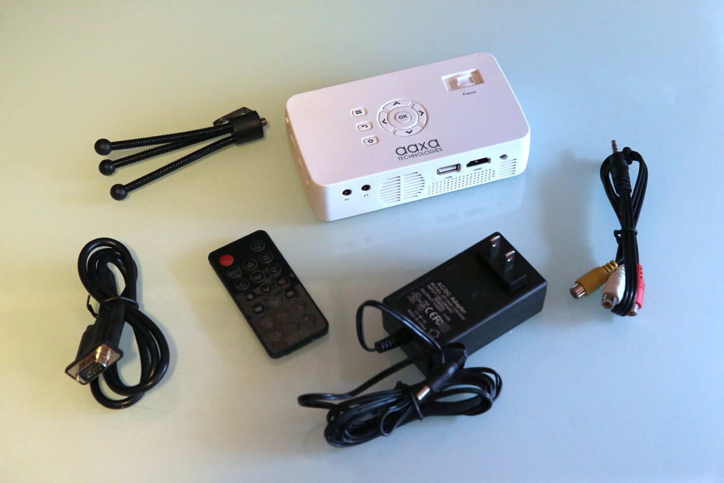 Review: AAXA's ST200 LED Pico Projector beams bright, color-accurate HD ...