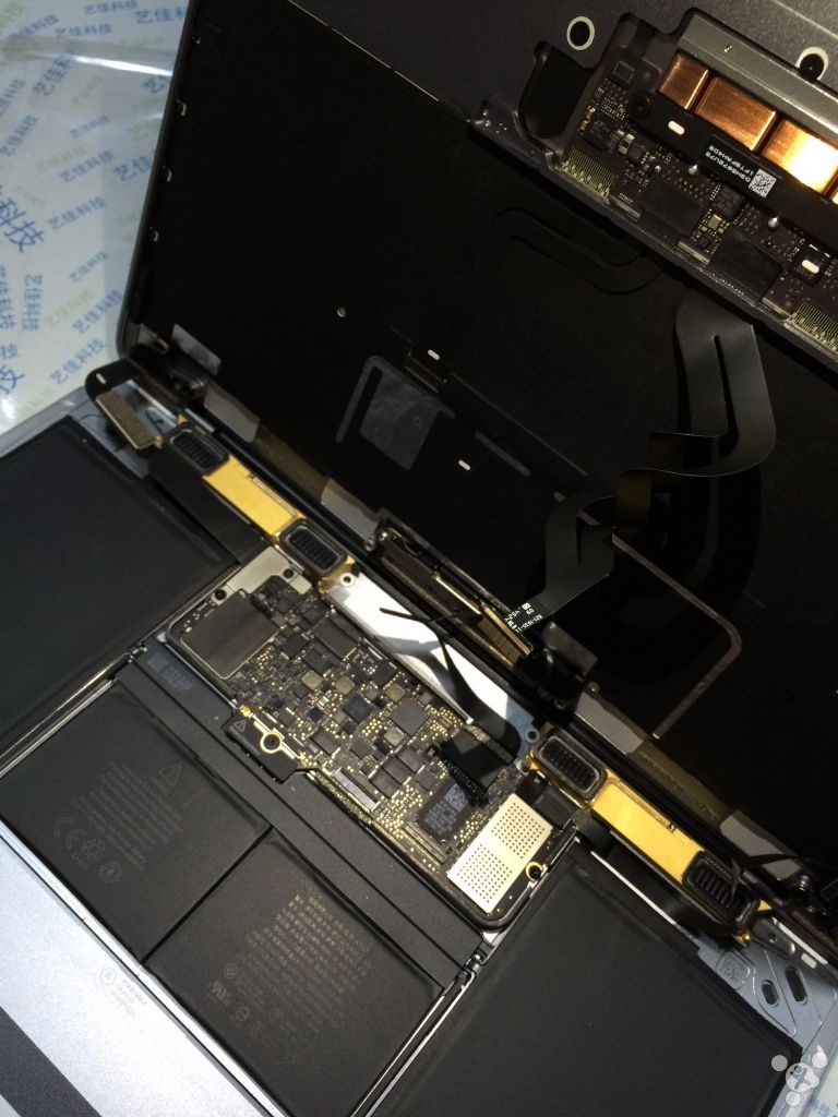 12-inch MacBook teardown provides closer look at its tiny motherboard ...