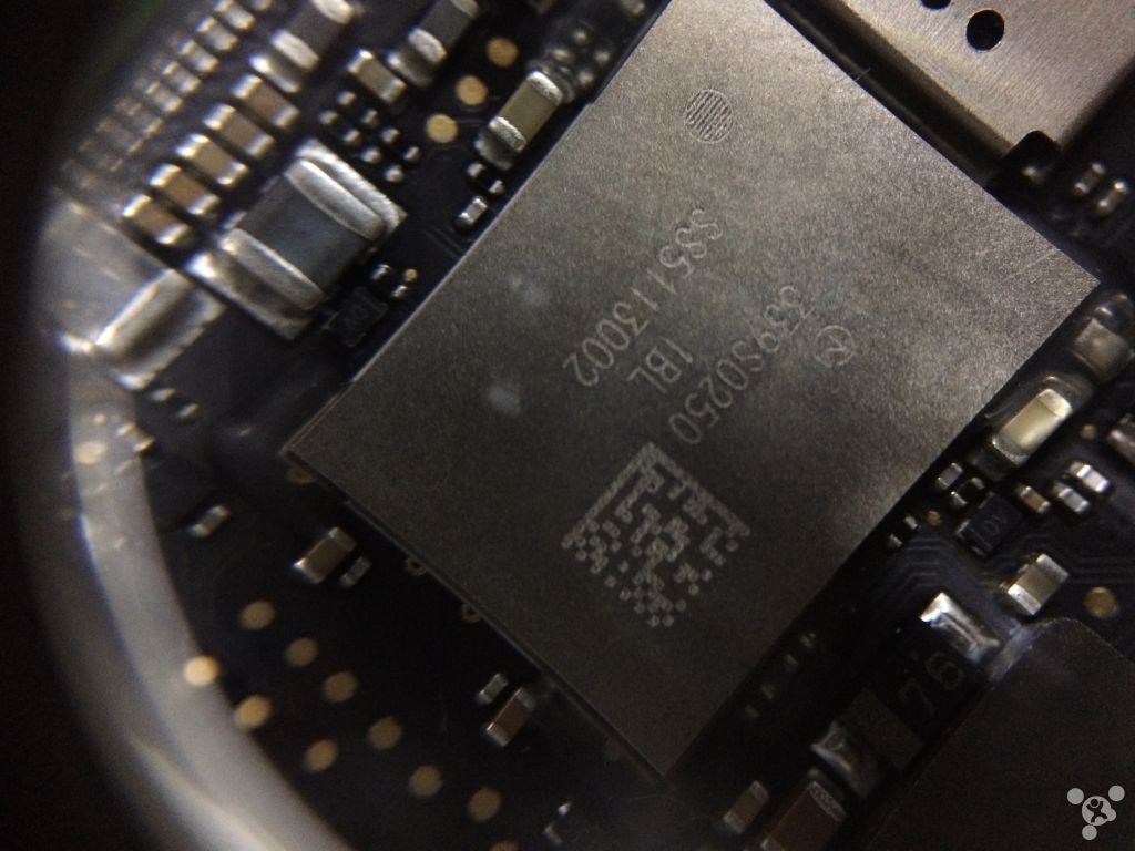 12-inch MacBook teardown provides closer look at its tiny motherboard ...