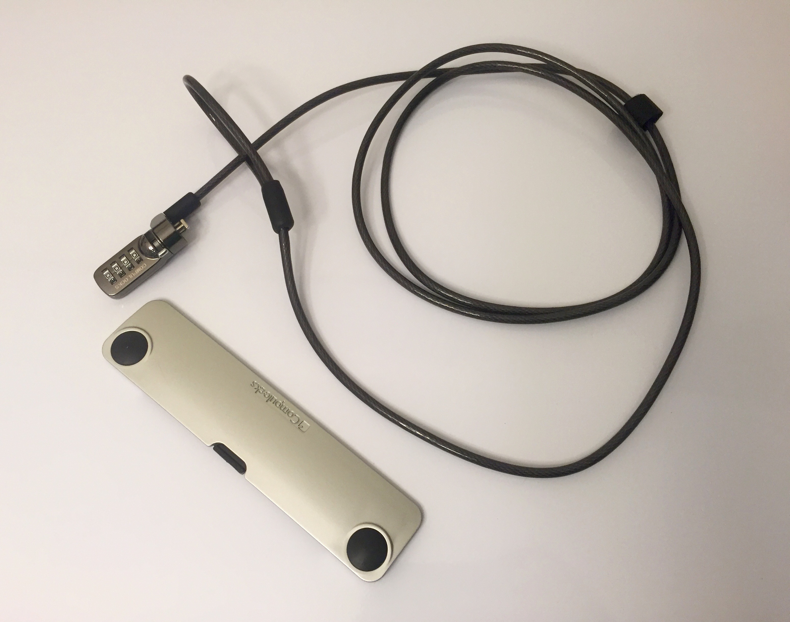 Review: Maclocks' The Blade secures MacBooks without security slots ...