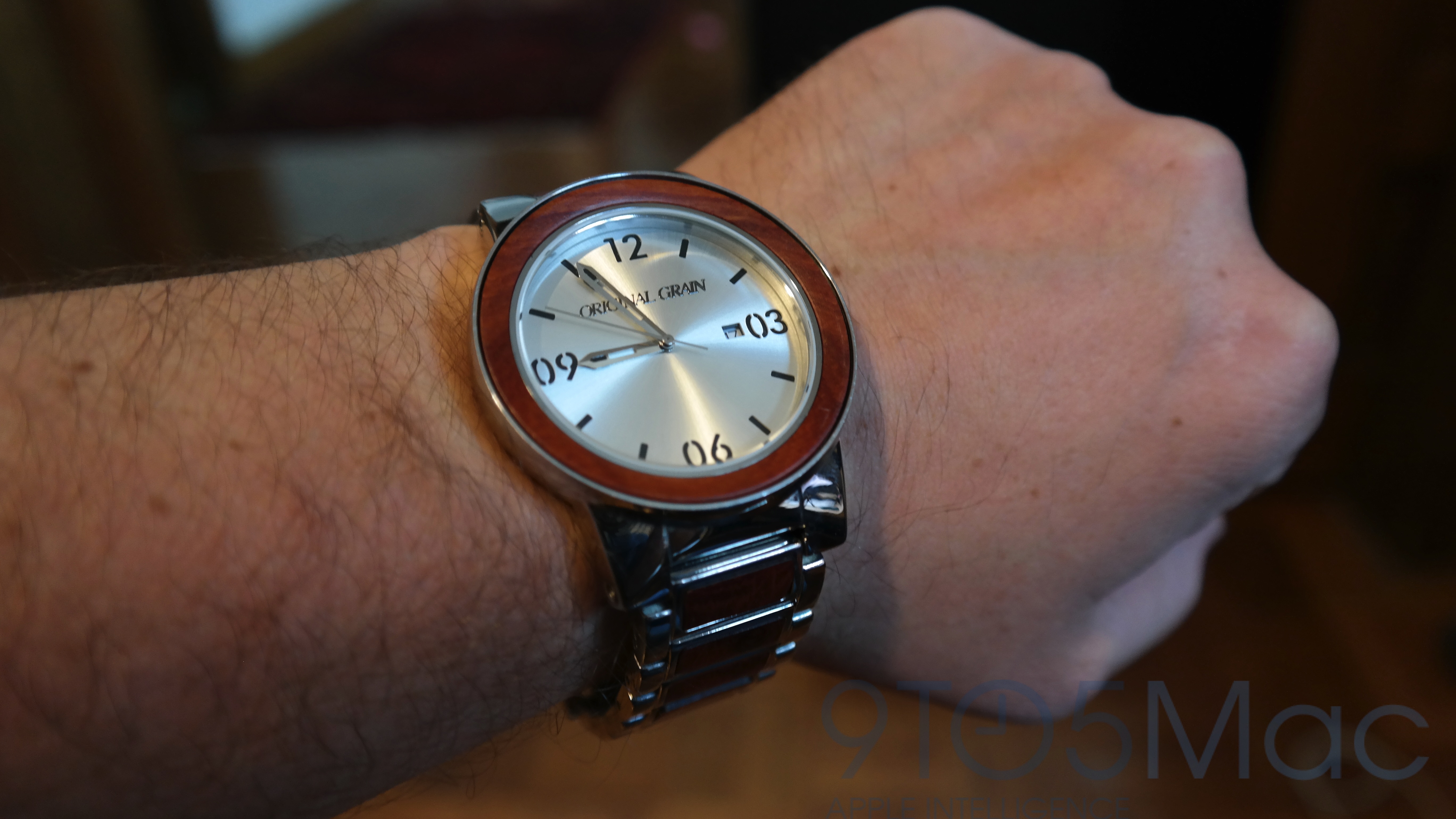 Review: The Duo joins your Apple Watch and a traditional watch together ...