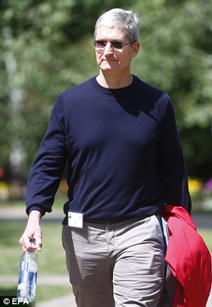 Tim Cook meets with Bill Gates, other tech execs at Sun Valley media ...