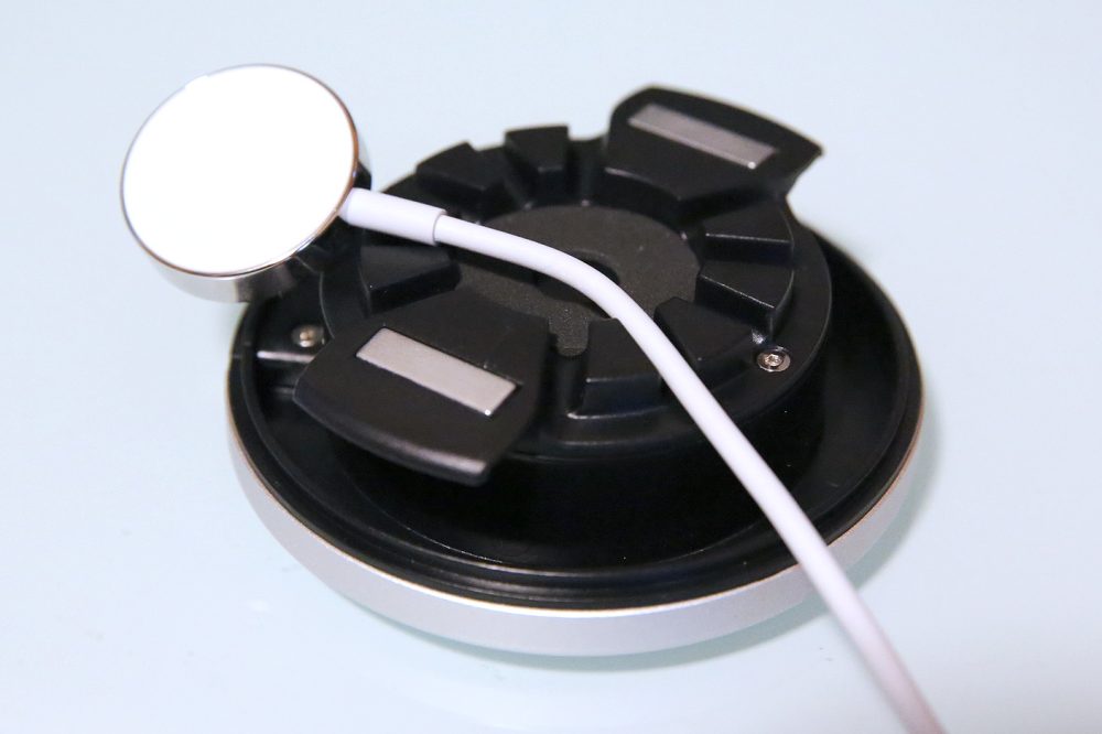 Review: Nomad's battery-powered Pod keeps your Apple Watch ticking all ...