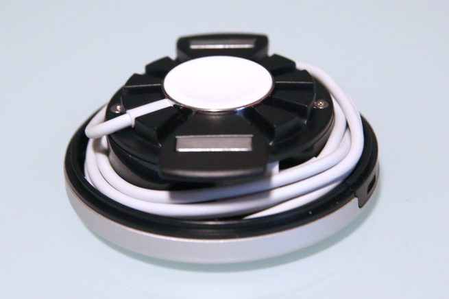 Review: Nomad's battery-powered Pod keeps your Apple Watch ticking all ...