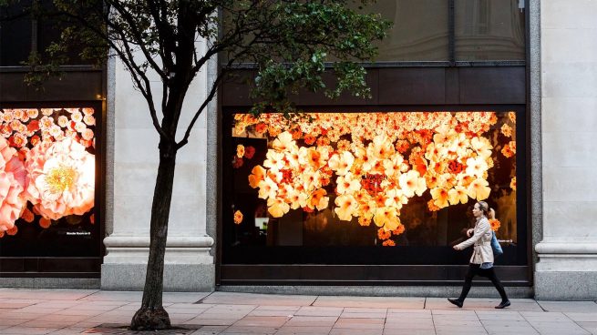 Apple Watch takes over Selfridges in London with eye-catching floral ...