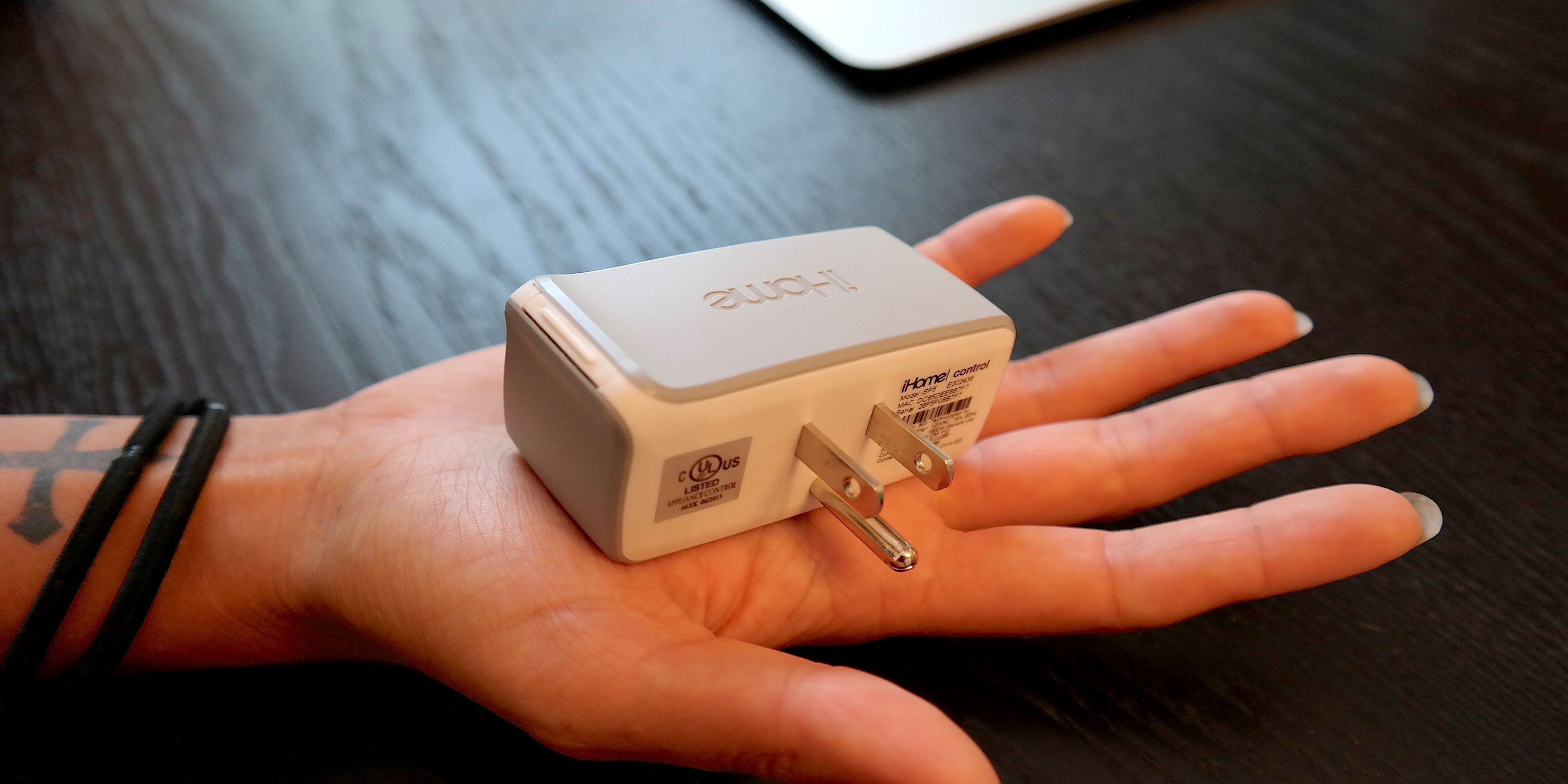 Review: iHome's Siri-controlled SmartPlug lets you try Apple's HomeKit ...