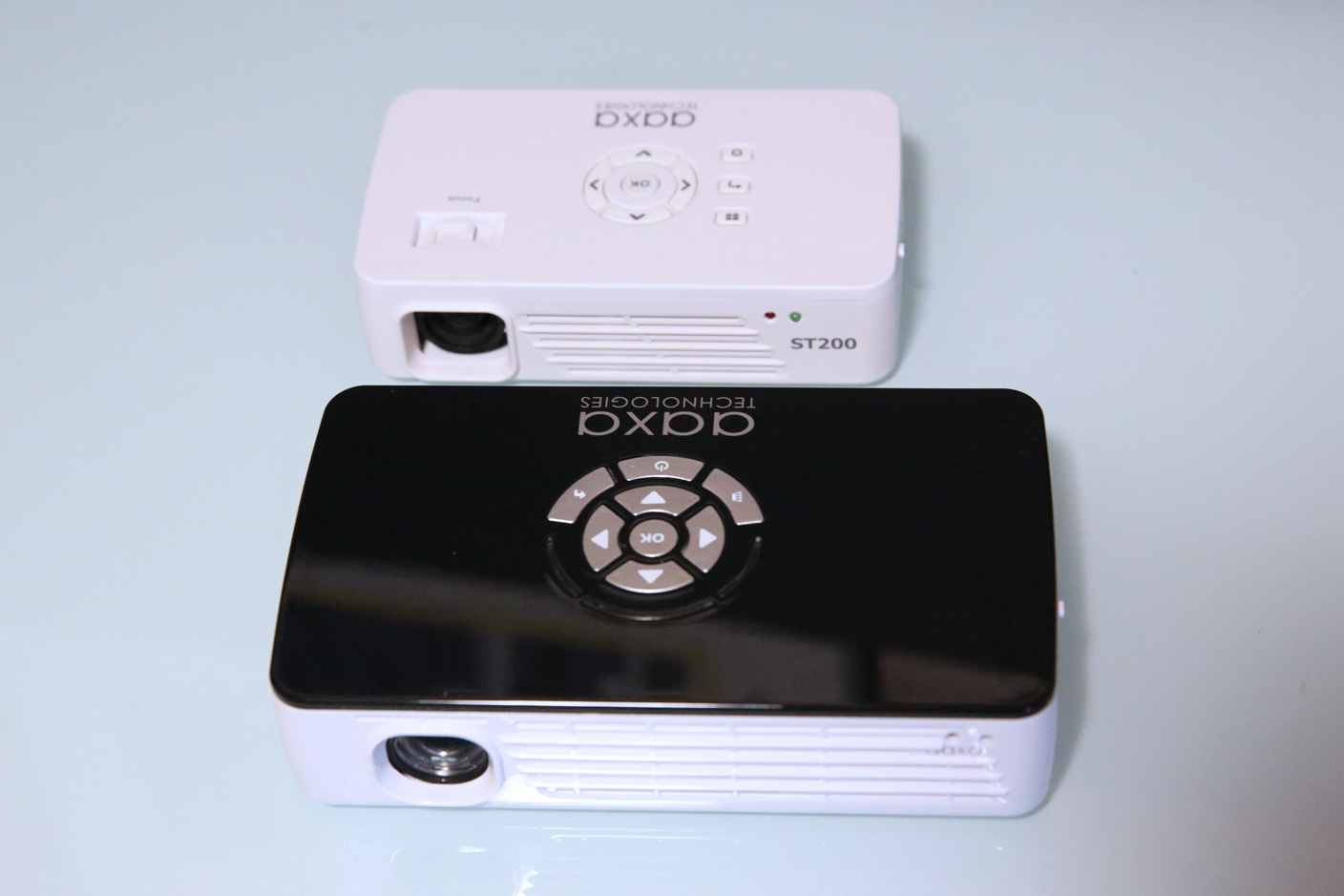 Review: AAXA's iPad mini-sized P700 blasts videos at 4x the brightness ...