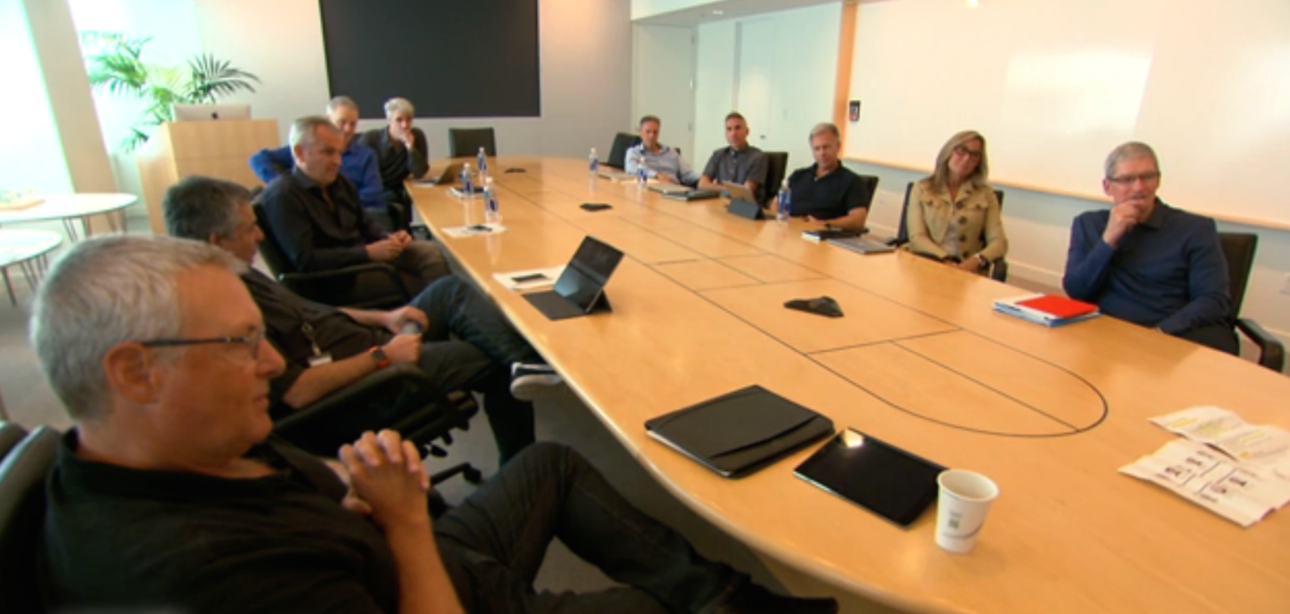 60 Minutes goes inside Apple’s weekly exec meeting, design studio ...