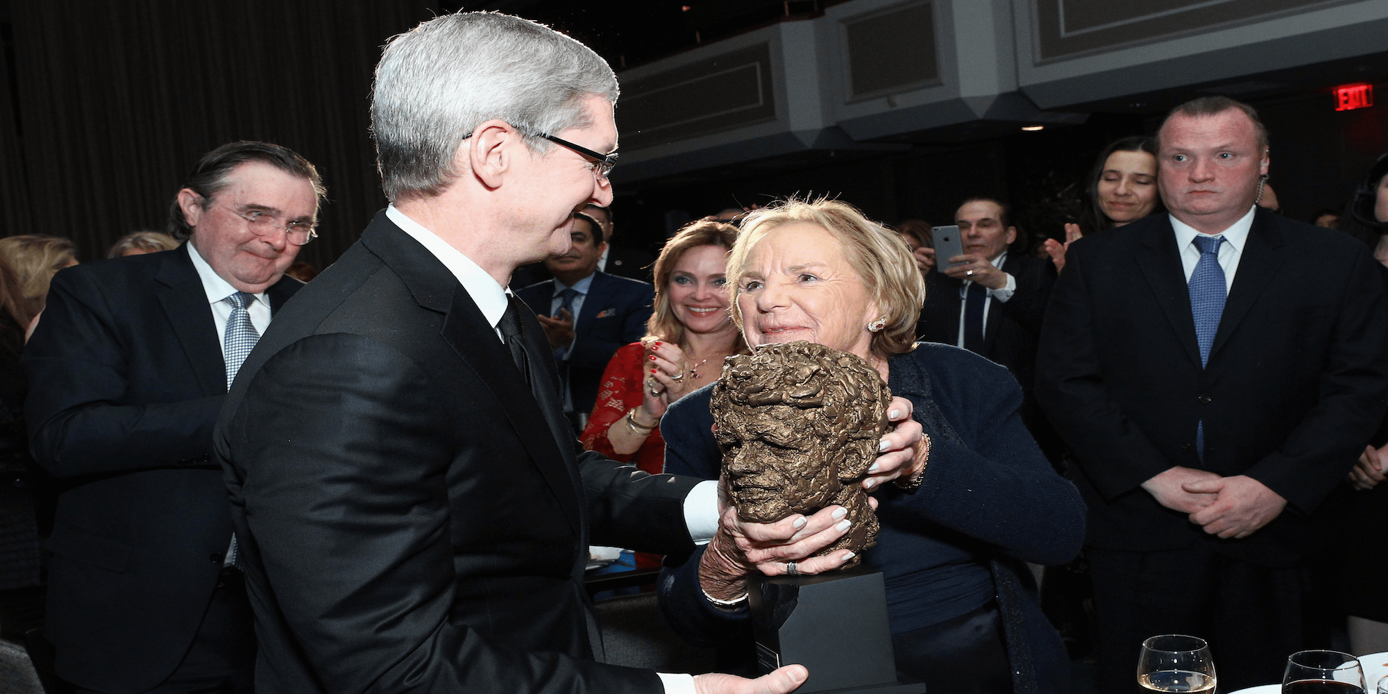 Tim Cook talks refugee crisis, education, and equality during RFK award ...