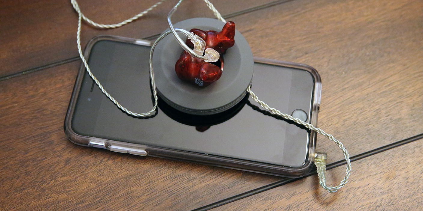 Bluelounge redesigns classic, 10-year-old Cableyoyo as headphone cord ...